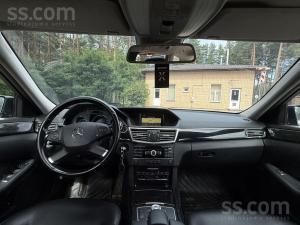 Черный Мерседес E 220 2011 в Рига, объемом двигателя 2.20 л и пробегом 290 тыс. км за 6200 €, фото 8 на AUTOMOTO.COM.LV
