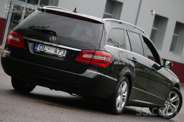 Black Mercedes-Benz E 220 2011 in Riga, with an engine capacity of 2.20 L and mileage of 241 thousand km for 6290 €, photo 3 on AUTOMOTO.COM.LV