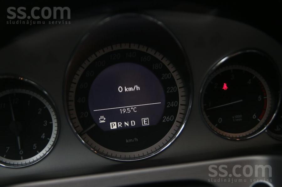 Black Mercedes-Benz E 220 2011 in Riga, with an engine capacity of 2.20 L and mileage of 241 thousand km for 6290 €, photo 25 on AUTOMOTO.COM.LV