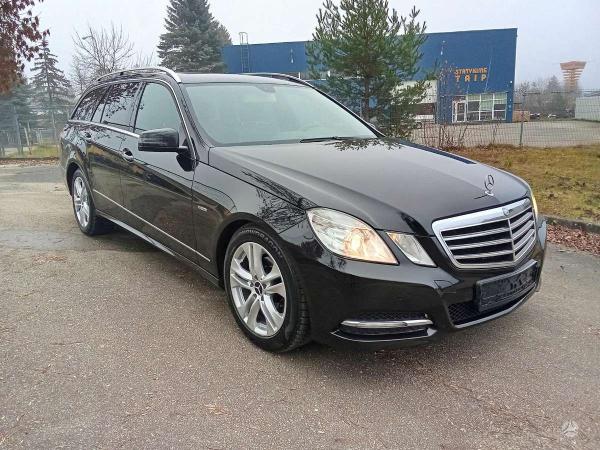 Melns Mercedes-Benz E 220 2012 Alīta, ar dzinēja tilpumu 2.14 L un nobraukumu 318 tūkst. km par 6200 €, foto 4 vietnē AUTOMOTO.COM.LV