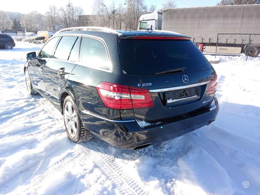 Melns Mercedes-Benz E 220 2012 Alīta, ar dzinēja tilpumu 2.14 L un nobraukumu 318 tūkst. km par 6000 €, foto 3 vietnē AUTOMOTO.COM.LV