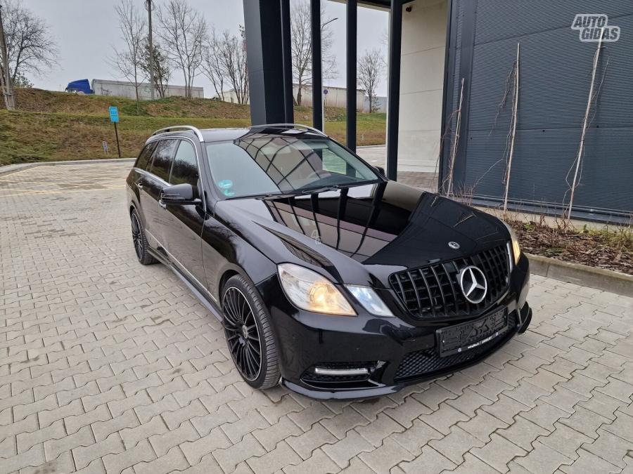 Black Mercedes-Benz E 220 2012 in Vilnius, with an engine capacity of 2.20 L and mileage of 238 thousand km for 6799 €, photo 7 on AUTOMOTO.COM.LV