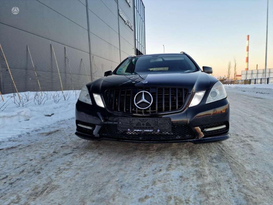 Black Mercedes-Benz E 220 2012 in Vilnius, with an engine capacity of 2.20 L and mileage of 240 thousand km for 6999 €, photo 2 on AUTOMOTO.COM.LV