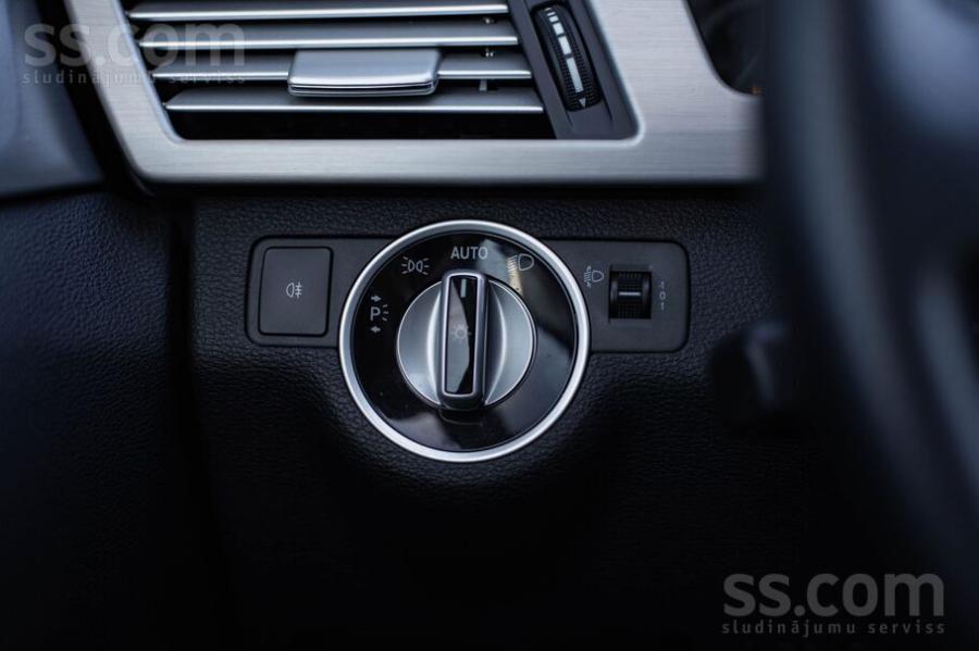 Black Mercedes-Benz E 220 2012 in Riga, with an engine capacity of 2.20 L and mileage of 299 thousand km for 9990 €, photo 18 on AUTOMOTO.COM.LV