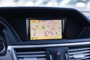 Black Mercedes-Benz E 220 2012 in Riga, with an engine capacity of 2.20 L and mileage of 299 thousand km for 9990 €, photo 24 on AUTOMOTO.COM.LV