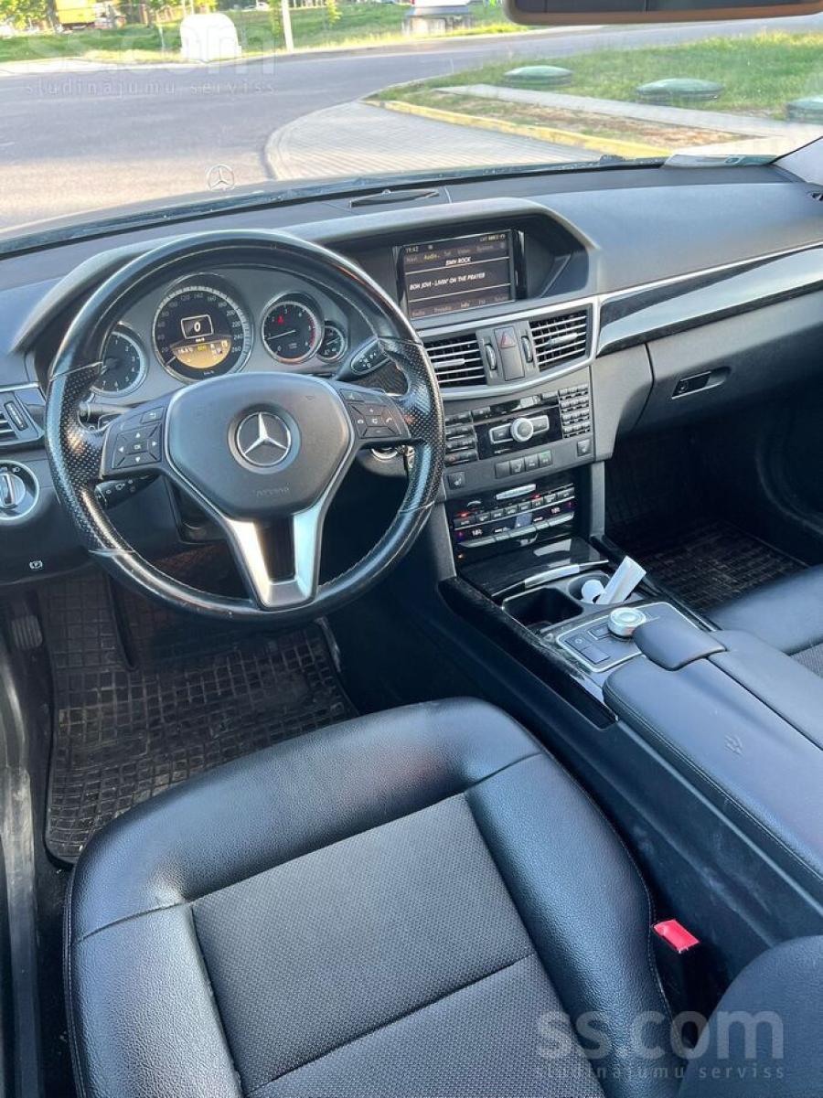 Black Mercedes-Benz E 220 2012 in Riga, with an engine capacity of 2.20 L and mileage of 213 thousand km for 6150 €, photo 8 on AUTOMOTO.COM.LV