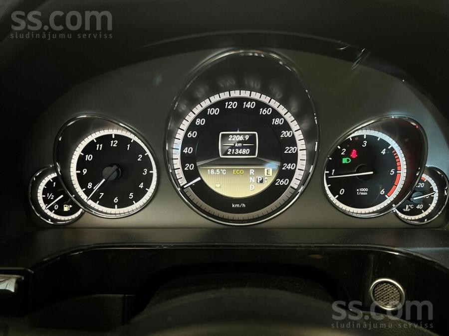 Black Mercedes-Benz E 220 2012 in Riga, with an engine capacity of 2.20 L and mileage of 213 thousand km for 6150 €, photo 11 on AUTOMOTO.COM.LV