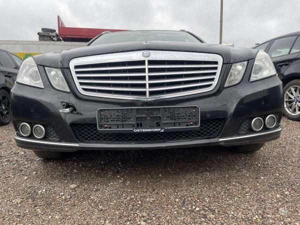 Melns Mercedes-Benz E 220 2012 Viļņa, ar dzinēja tilpumu 2.14 L un nobraukumu 315 tūkst. km par 2850 €, foto 3 vietnē AUTOMOTO.COM.LV
