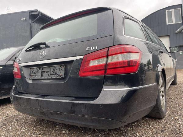 Melns Mercedes-Benz E 220 2012 Viļņa, ar dzinēja tilpumu 2.14 L un nobraukumu 315 tūkst. km par 2850 €, foto 5 vietnē AUTOMOTO.COM.LV