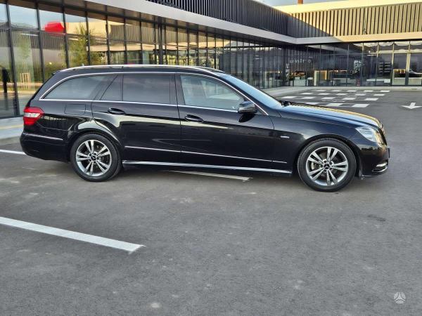 Melns Mercedes-Benz E 220 2012 Kauņa, ar dzinēja tilpumu 2.14 L un nobraukumu 292 tūkst. km par 5400 €, foto 3 vietnē AUTOMOTO.COM.LV