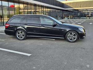Melns Mercedes-Benz E 220 2012 Kauņa, ar dzinēja tilpumu 2.14 L un nobraukumu 292 tūkst. km par 5400 €, foto 4 vietnē AUTOMOTO.COM.LV