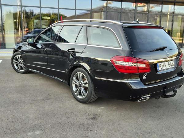 Melns Mercedes-Benz E 220 2012 Kauņa, ar dzinēja tilpumu 2.14 L un nobraukumu 292 tūkst. km par 5400 €, foto 5 vietnē AUTOMOTO.COM.LV