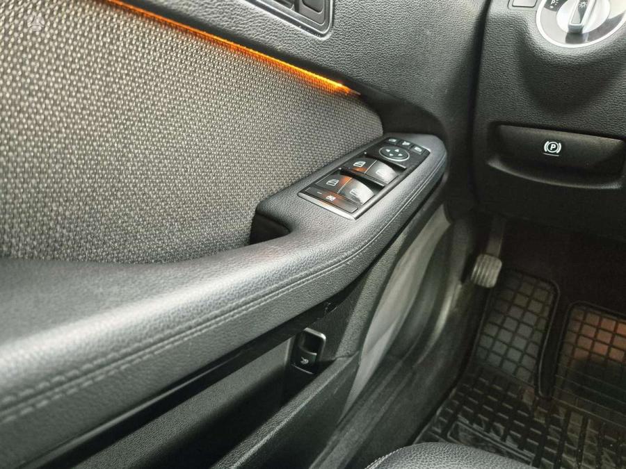 Melns Mercedes-Benz E 220 2012 Kauņa, ar dzinēja tilpumu 2.14 L un nobraukumu 292 tūkst. km par 5400 €, foto 15 vietnē AUTOMOTO.COM.LV