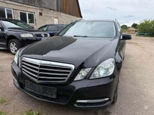 Черный Мерседес E 220 2012 в Каунас, объемом двигателя 2.14 л и пробегом 500 тыс. км за 2900 €, фото  на AUTOMOTO.COM.LV