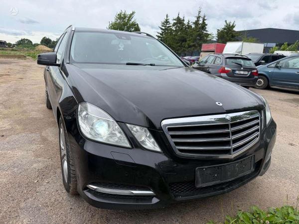 Melns Mercedes-Benz E 220 2012 Kauņa, ar dzinēja tilpumu 2.14 L un nobraukumu 500 tūkst. km par 2900 €, foto 2 vietnē AUTOMOTO.COM.LV