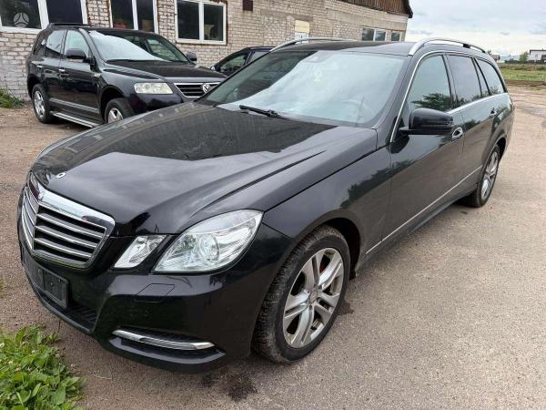 Melns Mercedes-Benz E 220 2012 Kauņa, ar dzinēja tilpumu 2.14 L un nobraukumu 500 tūkst. km par 2900 €, foto 5 vietnē AUTOMOTO.COM.LV