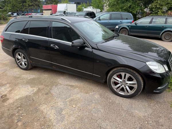 Melns Mercedes-Benz E 220 2012 Kauņa, ar dzinēja tilpumu 2.14 L un nobraukumu 500 tūkst. km par 2900 €, foto 8 vietnē AUTOMOTO.COM.LV