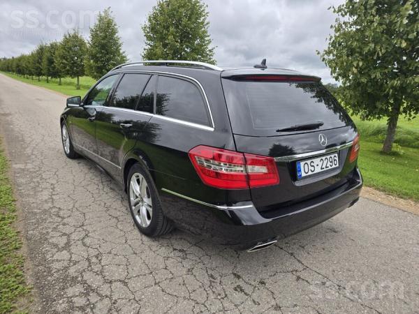 Black Mercedes-Benz E 220 2012 in Riga, with an engine capacity of 2.20 L and mileage of 387 thousand km for 6499 €, photo 5 on AUTOMOTO.COM.LV