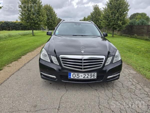 Black Mercedes-Benz E 220 2012 in Riga, with an engine capacity of 2.20 L and mileage of 387 thousand km for 6499 €, photo 6 on AUTOMOTO.COM.LV