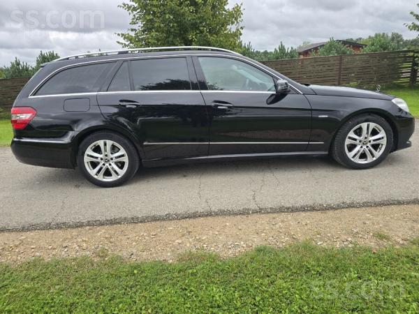 Black Mercedes-Benz E 220 2012 in Riga, with an engine capacity of 2.20 L and mileage of 387 thousand km for 6499 €, photo 8 on AUTOMOTO.COM.LV