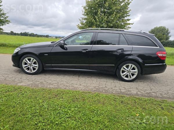 Black Mercedes-Benz E 220 2012 in Riga, with an engine capacity of 2.20 L and mileage of 387 thousand km for 6499 €, photo 9 on AUTOMOTO.COM.LV