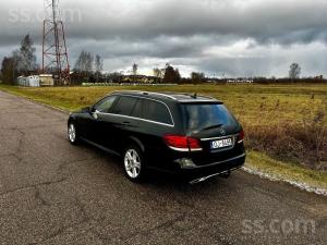 Black Mercedes-Benz E 220 2013 in Riga, with an engine capacity of 2.20 L and mileage of 314 thousand km for 7990 €, photo 3 on AUTOMOTO.COM.LV