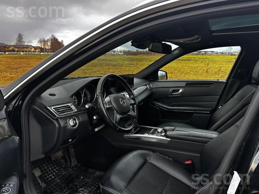 Black Mercedes-Benz E 220 2013 in Riga, with an engine capacity of 2.20 L and mileage of 314 thousand km for 7990 €, photo 4 on AUTOMOTO.COM.LV