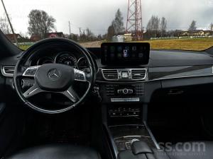 Black Mercedes-Benz E 220 2013 in Riga, with an engine capacity of 2.20 L and mileage of 314 thousand km for 7990 €, photo 5 on AUTOMOTO.COM.LV
