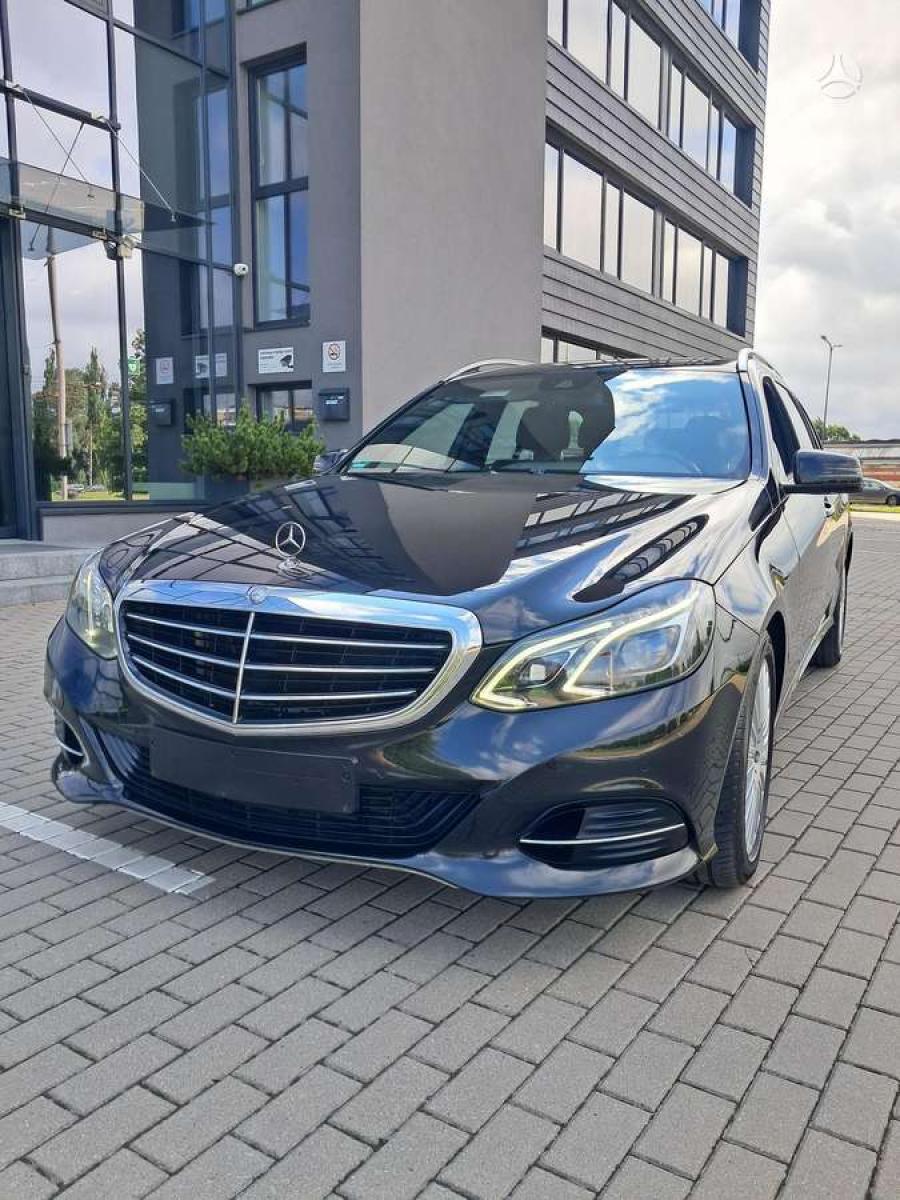 Черный Мерседес E 220 2013 в Каунас, объемом двигателя 2.20 л и пробегом 303 тыс. км за 7150 €, фото 5 на AUTOMOTO.COM.LV