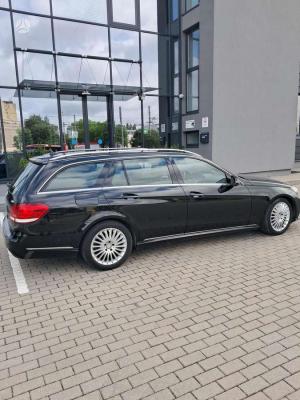 Черный Мерседес E 220 2013 в Каунас, объемом двигателя 2.20 л и пробегом 303 тыс. км за 7150 €, фото 15 на AUTOMOTO.COM.LV