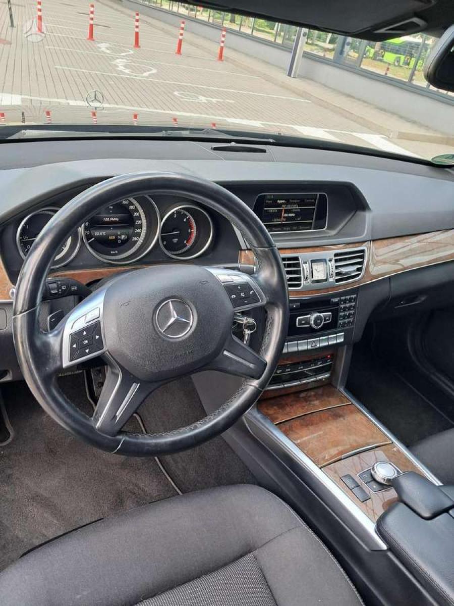 Черный Мерседес E 220 2013 в Каунас, объемом двигателя 2.20 л и пробегом 303 тыс. км за 7150 €, фото 25 на AUTOMOTO.COM.LV