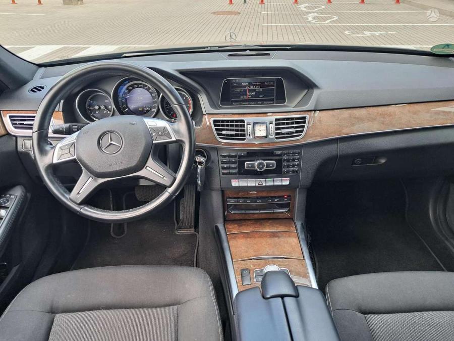 Черный Мерседес E 220 2013 в Каунас, объемом двигателя 2.20 л и пробегом 303 тыс. км за 7150 €, фото 27 на AUTOMOTO.COM.LV