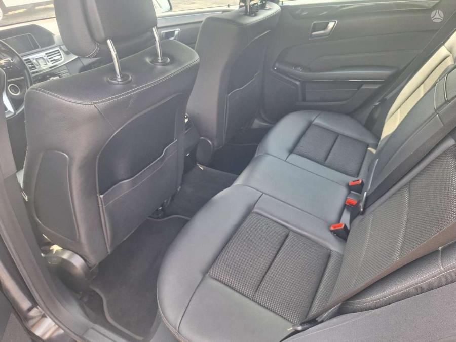 Melns Mercedes-Benz E 220 2014 Marijampole, ar dzinēja tilpumu 2.14 L un nobraukumu 380 tūkst. km par 6000 €, foto 14 vietnē AUTOMOTO.COM.LV