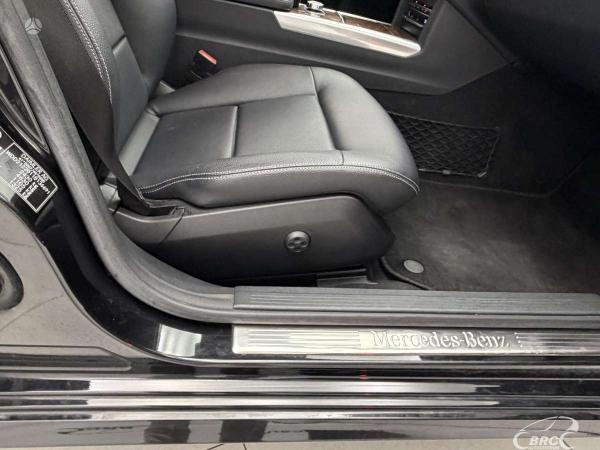 Melns Mercedes-Benz E 220 2014 Viļņa, ar dzinēja tilpumu 2.14 L un nobraukumu 208 tūkst. km par 9900 €, foto 8 vietnē AUTOMOTO.COM.LV