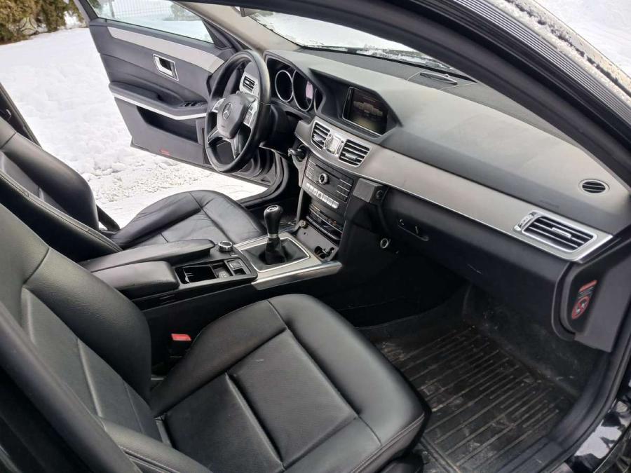 Melns Mercedes-Benz E 220 2015 Tauragė, ar dzinēja tilpumu 2.20 L un nobraukumu 350 tūkst. km par 6100 €, foto 13 vietnē AUTOMOTO.COM.LV