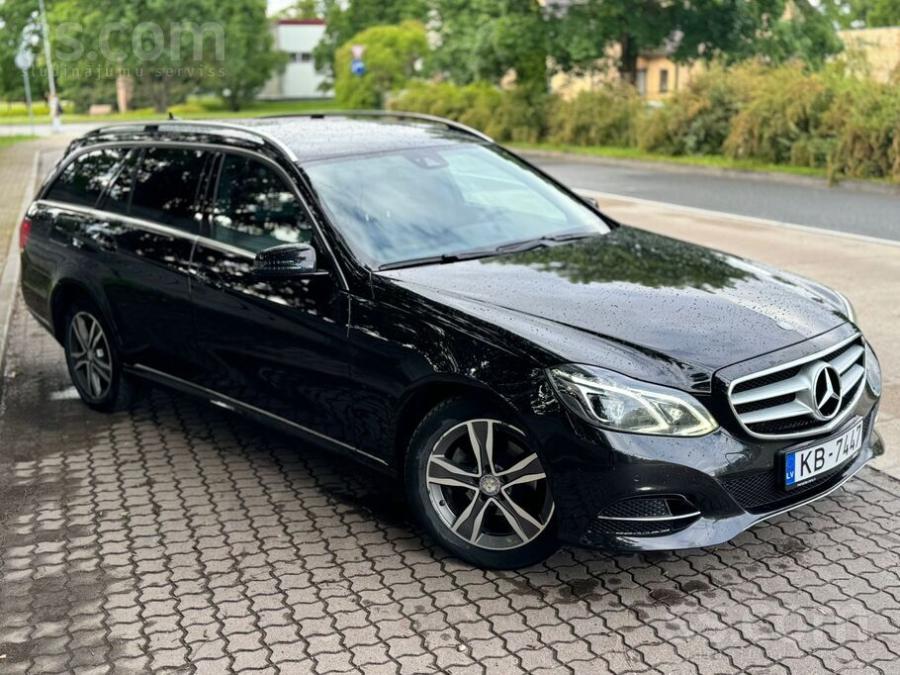 Black Mercedes-Benz E 220 2015 in Riga, with an engine capacity of 2.20 L and mileage of 0 thousand km for 7450 €, photo 5 on AUTOMOTO.COM.LV