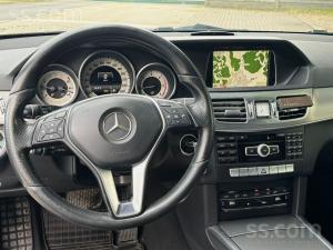 Black Mercedes-Benz E 220 2015 in Riga, with an engine capacity of 2.20 L and mileage of 0 thousand km for 7450 €, photo 7 on AUTOMOTO.COM.LV