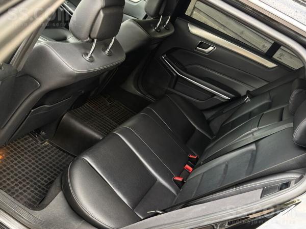Black Mercedes-Benz E 220 2015 in Riga, with an engine capacity of 2.20 L and mileage of 0 thousand km for 7450 €, photo 7 on AUTOMOTO.COM.LV