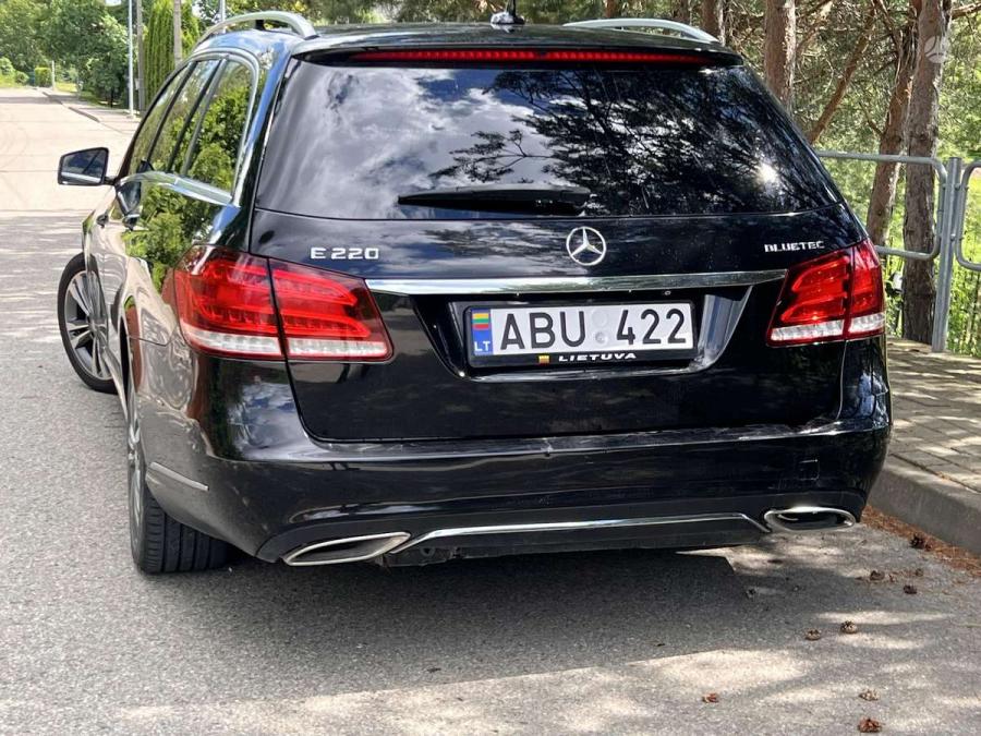 Черный Мерседес E 220 2015 в Ширвинтос, объемом двигателя 2.14 л и пробегом 326 тыс. км за 7990 €, фото 11 на AUTOMOTO.COM.LV