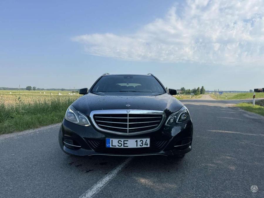 Черный Мерседес E 220 2015 в Каунас, объемом двигателя 2.14 л и пробегом 410 тыс. км за 7999 €, фото 5 на AUTOMOTO.COM.LV