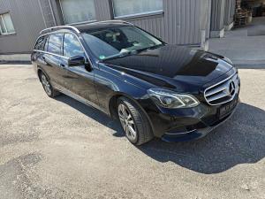 Черный Мерседес E 220 2015 в Алитус, объемом двигателя 2.15 л и пробегом 313 тыс. км за 8400 €, фото 3 на AUTOMOTO.COM.LV