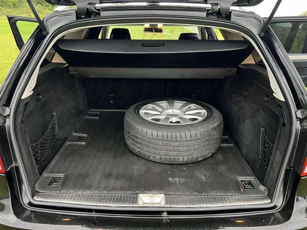 Melns Mercedes-Benz E 220 2015 Šauļi, ar dzinēja tilpumu 2.14 L un nobraukumu 229 tūkst. km par 7900 €, foto 9 vietnē AUTOMOTO.COM.LV