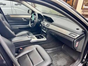 Melns Mercedes-Benz E 220 2015 Šauļi, ar dzinēja tilpumu 2.14 L un nobraukumu 229 tūkst. km par 7900 €, foto 13 vietnē AUTOMOTO.COM.LV