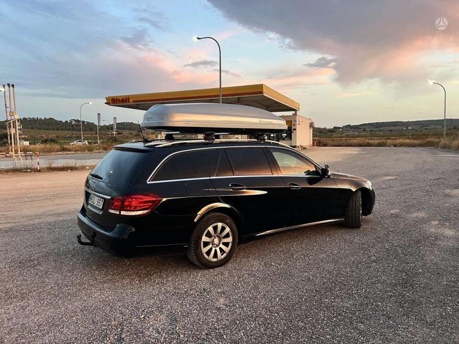 Melns Mercedes-Benz E 220 2015 Šauļi, ar dzinēja tilpumu 2.14 L un nobraukumu 229 tūkst. km par 7900 €, foto 24 vietnē AUTOMOTO.COM.LV