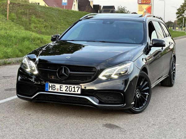 Black Mercedes-Benz E 220 2015 in Jonava, with an engine capacity of 2.20 L and mileage of 299 thousand km for 9850 €, photo 1 on AUTOMOTO.COM.LV