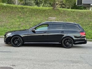 Black Mercedes-Benz E 220 2015 in Jonava, with an engine capacity of 2.20 L and mileage of 299 thousand km for 9850 €, photo 9 on AUTOMOTO.COM.LV