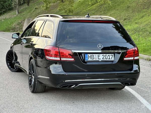 Black Mercedes-Benz E 220 2015 in Jonava, with an engine capacity of 2.20 L and mileage of 299 thousand km for 9850 €, photo 11 on AUTOMOTO.COM.LV