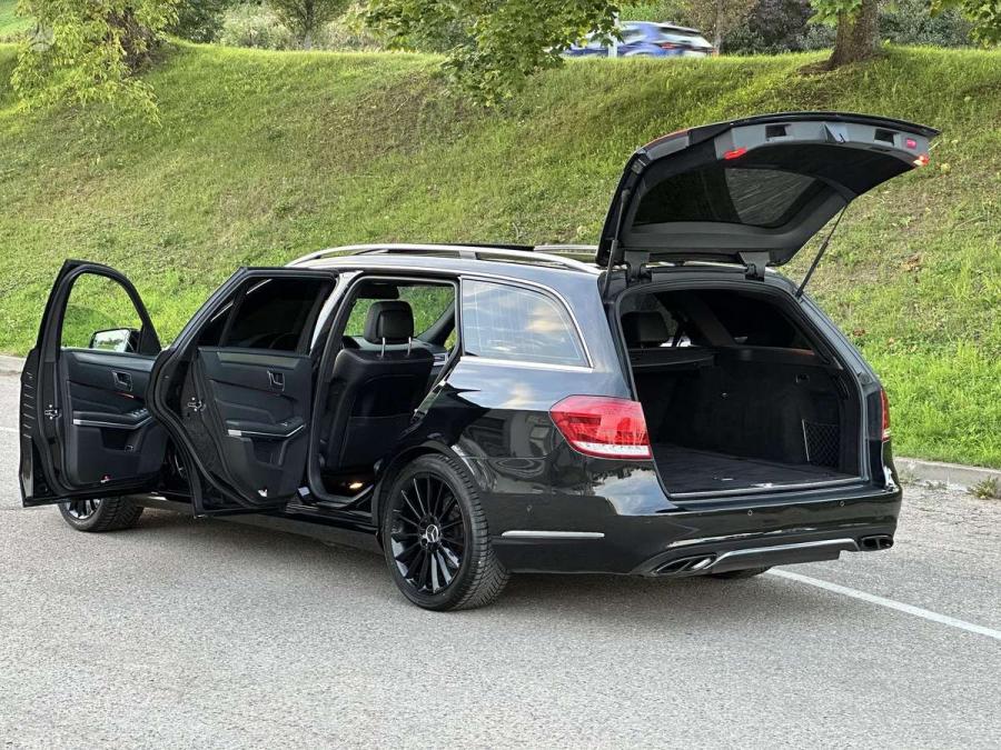 Black Mercedes-Benz E 220 2015 in Jonava, with an engine capacity of 2.20 L and mileage of 299 thousand km for 9850 €, photo 12 on AUTOMOTO.COM.LV