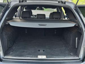 Black Mercedes-Benz E 220 2015 in Jonava, with an engine capacity of 2.20 L and mileage of 299 thousand km for 9850 €, photo 15 on AUTOMOTO.COM.LV