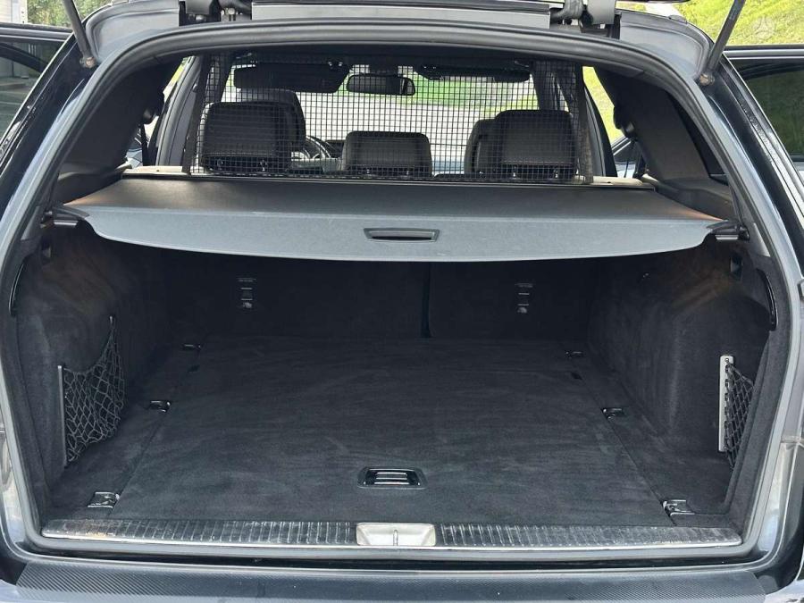 Black Mercedes-Benz E 220 2015 in Jonava, with an engine capacity of 2.20 L and mileage of 299 thousand km for 9850 €, photo 15 on AUTOMOTO.COM.LV